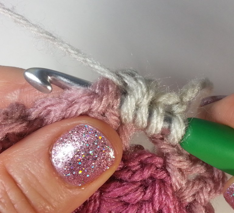 Working the Standing DC Stitch – Mamas2Hands